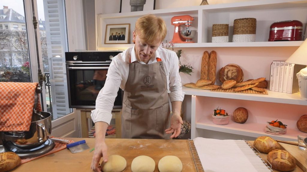 Éric Kayser vous explique comment faire votre levain dur maison ...